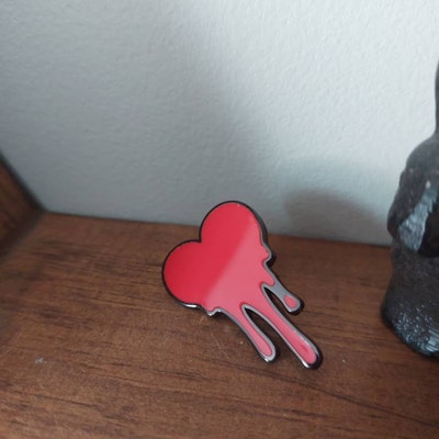 Hard Enamel Pin Strade Heart - Etsy