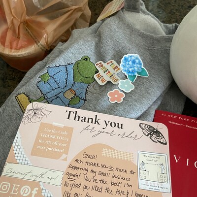 Embroidered Frog Crewneck L Comfy Frog Sweatshirt - Etsy