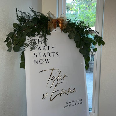 White Acrylic Wedding Sign With 3D Gold Mirror Names Wedding Welcome ...