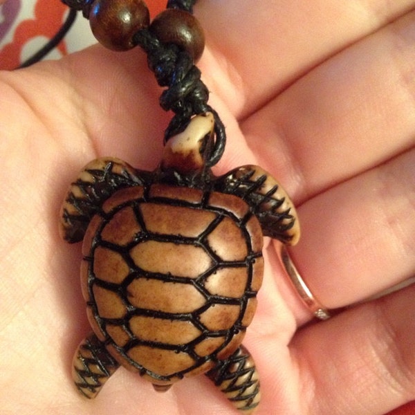 Resin Wood Pendant Necklace Carving Lucky Brown White Wise Sea Turtle ...