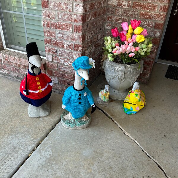 Queen Elizabeth England Goose Geese Outfit Crochet Lawn Geese Clothes ...