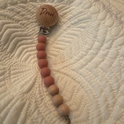 Personalized Pacifier Clip With Baby Namepersoanlized Babyshower ...