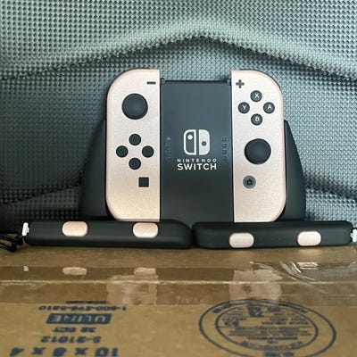 Custom the Legend of Zelda Hylian Shield Themed Nintendo Switch Back ...