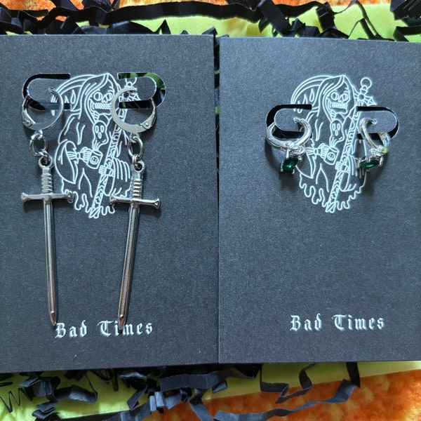 RAVEN Collar Pins Silver Raven Skull Collar Pins With Adjoining Draped ...