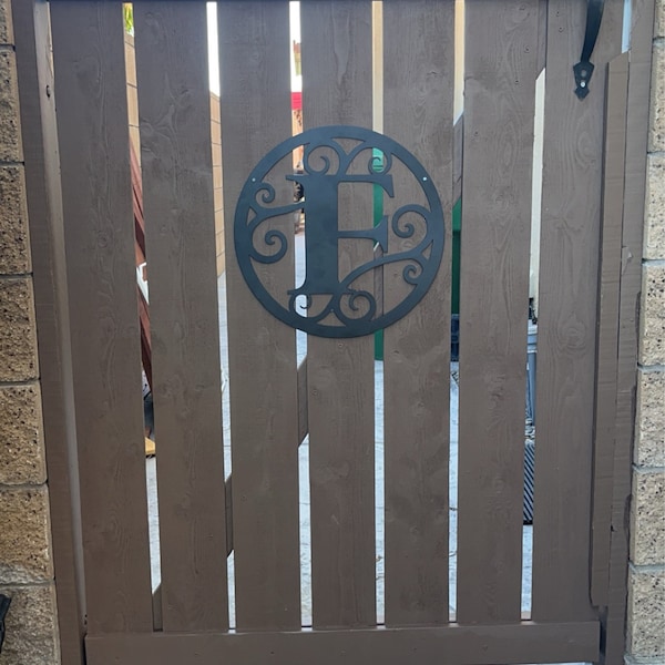 Round Personalized Metal Monogram Sign Wedding Gift Family Name Sign ...