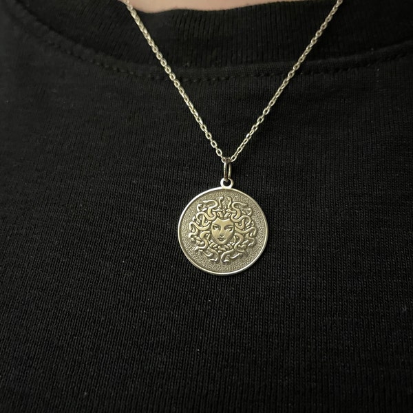 14k Gold Medusa Necklace, Personalized Medusa Pendant, Medusa Mythology ...