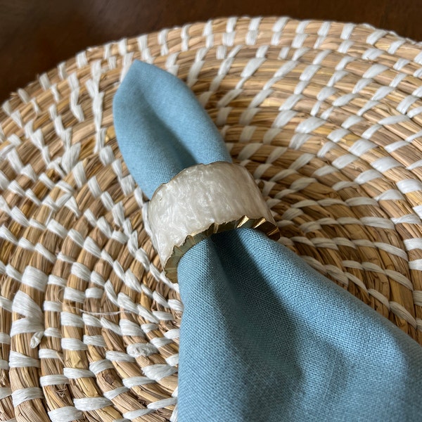 Set of 4 Mango Wood Napkin Rings, White Resin Round Napkin Holders ...