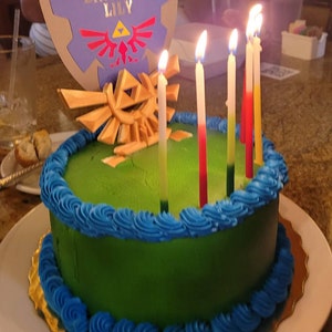 Zelda Hyrule Crest Cake Topper Ships Fast From Nintendo Wii U Switch ...