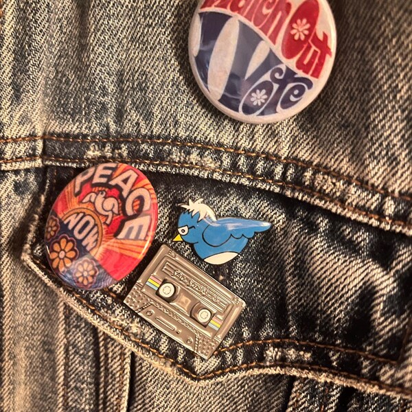 Bernie Sanders Pin ~ Badge ~ Birdie ~ 2020 ~ Revolution ~ Not for Sale ...