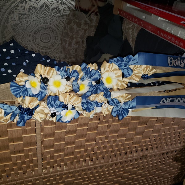 School Color Graduation Celebration Rose Hawaiian Ribbon Lei - Etsy