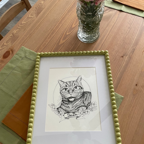 Glossy Beaded Bobbin Picture Frame Lacquered Bobbin Frame Painted ...