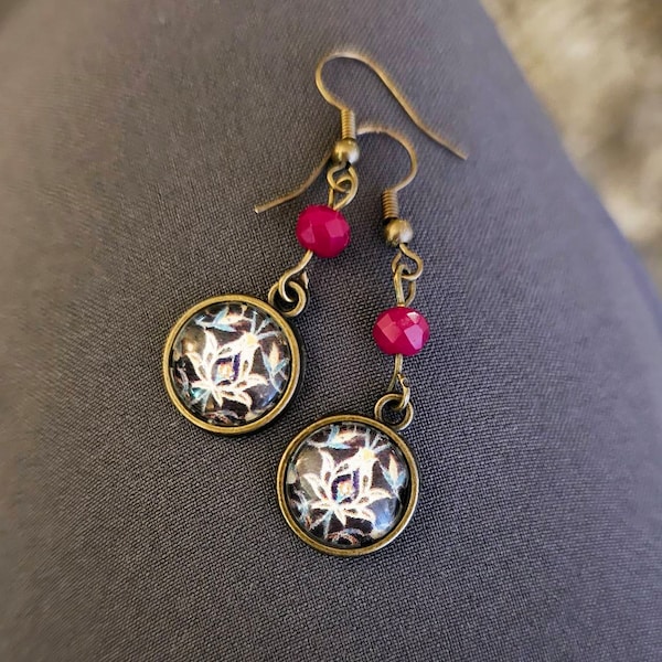 Persian Keychain Handmade Wooden Keychain Persian Carpet Keychain ...