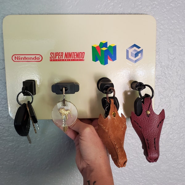 Nintendo Plug Key Chain Holder Organizer - NES SNES N64 Gamecube - Real ...