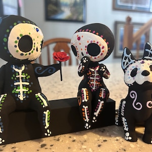 Girl Kissing Boy Skeleton's Cheek Figurine Hand Painted 3D Printed - Etsy