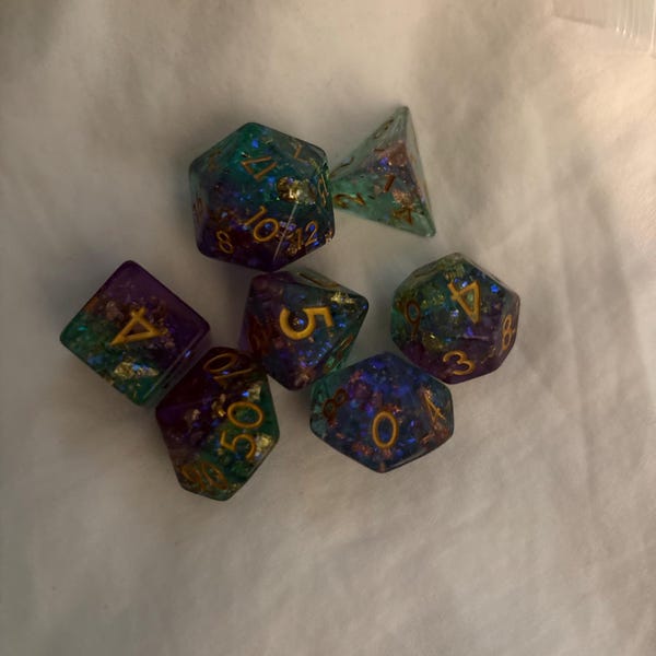 Yellow Stegosaurus Dnd Dice Set - 7 Piece D&D Resin Polyhedral Dice ...