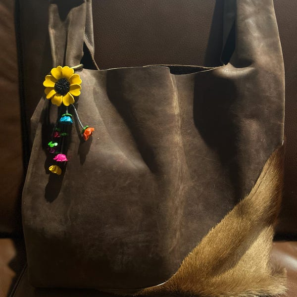 Karen's ORANGE Daisy Small-eeerr Leather Keychain & Charm With Antique ...