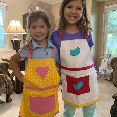 Butterbean's Themed Apron From Butterbean's Cafe, Girls White & Pink ...