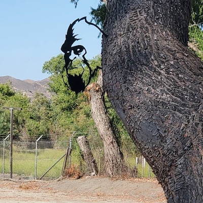 Bigfoot Peeking/ Sasquatch / Big Foot / Yeti / /garden Stake / Tree ...