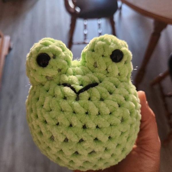 Handmade Amigurumi Chonky Frog - Etsy