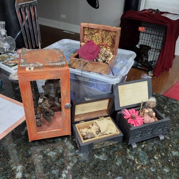 BIGFOOT SASQUATCH DISPLAY, Unique Cryptid Gift, Hairy Friend, Footprint ...