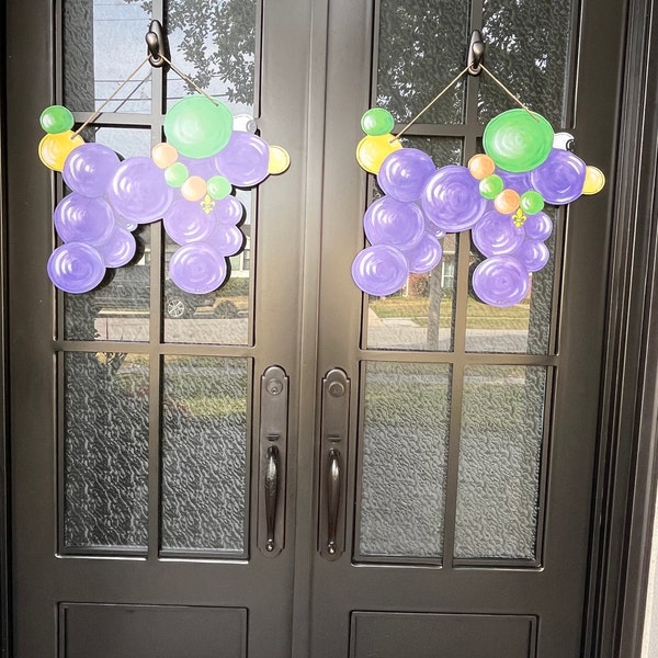 Bead Dog Mardi Gras Door Hanger, Parade Decor - Etsy