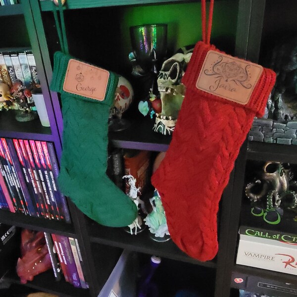 Merry Crit-mas D20 Santa Hat Ornament, RPG Christmas Gift, TTRPG, Dnd ...