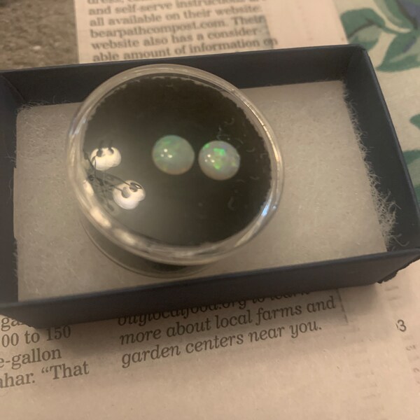 BURMA JADEITE JADE –parcel of 4 -8 X 6 and 1 – 7 X 5 Mm Oval Cabs ...