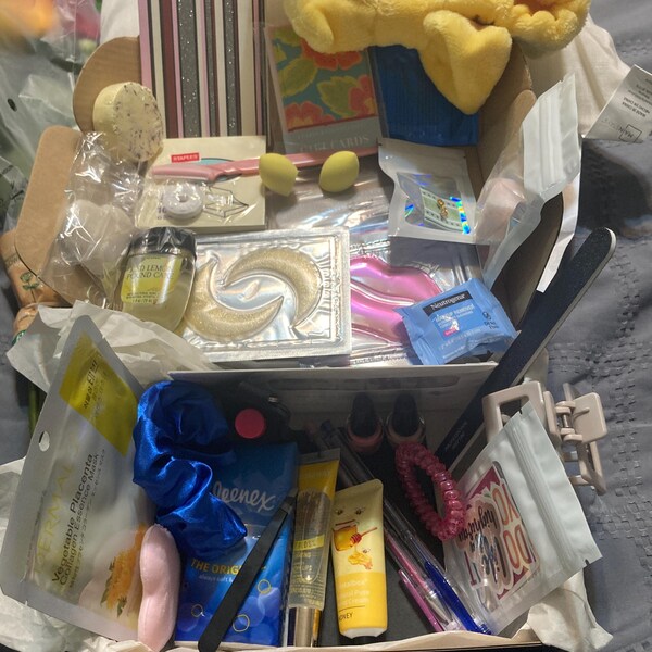 Easter Spa Gift Basket, Gift for Her, Self Care Gift Kit, Relaxation ...