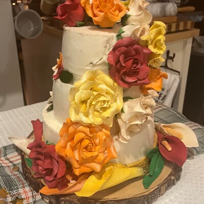 1 Edible ROSE Cake Topper Pieces Ready to Assemble 9 Roses, 20 Leaves ...