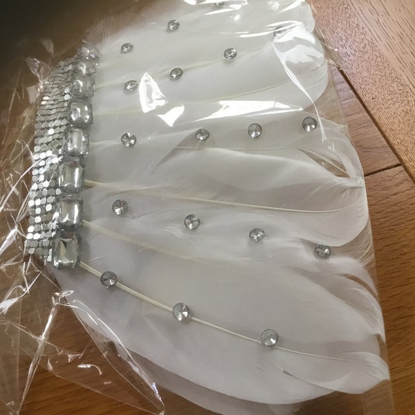 A Pair White Feather N Crystal Epaulettes Shoulder Pads,epaulets,white ...