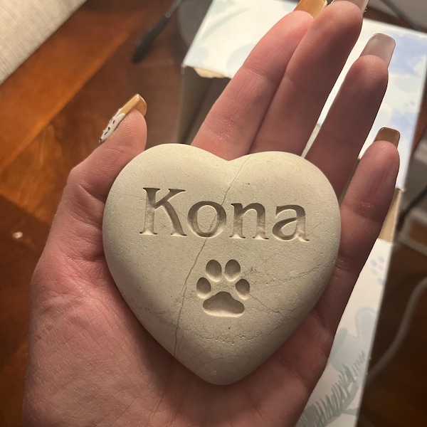 Pet Memorial Stone in Cream, Engraved Heart Rock With Your Pets Name - Etsy