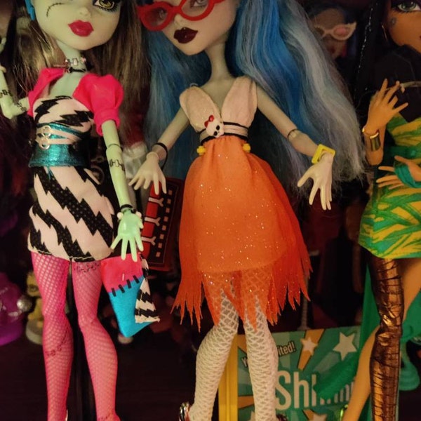 Monster High Dolls and Clothing/accessories, 36 Options - Stands Not ...