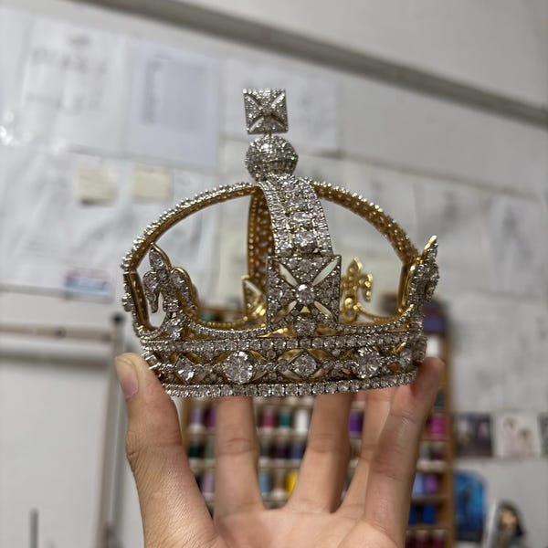 Art Deco Inspired Rothschild Family Carved Emerald Brooch in 925 ...