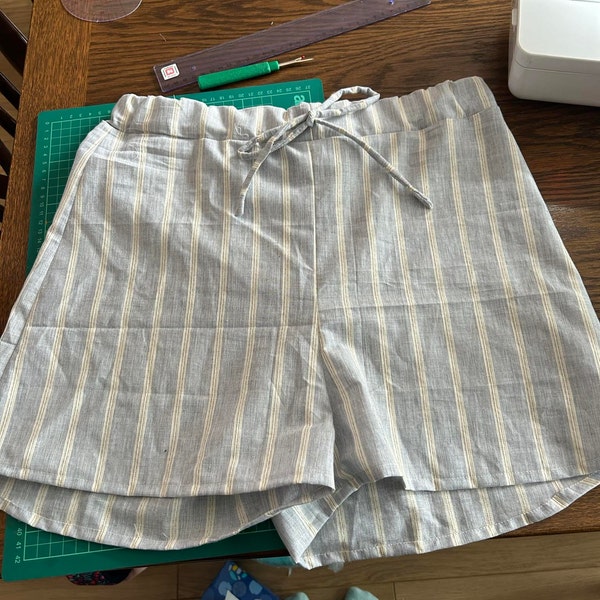 Easy Shorts Pattern | Women Shorts Pattern | Beginner Shorts Pattern ...
