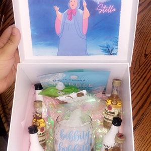 Hello Mr. Rachel Hello Mrs. Ross Wine Glass Set / friends | Etsy