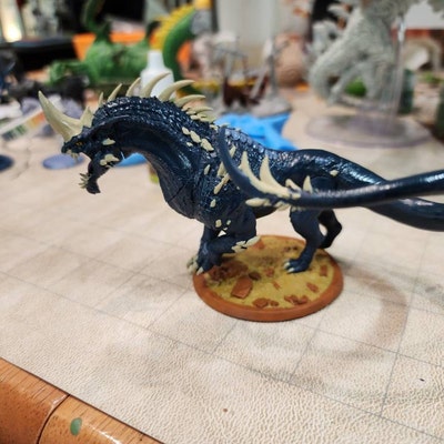 Dragonborn Berserker Miniature Mauler Dungeons and Dragons Mini RPG ...