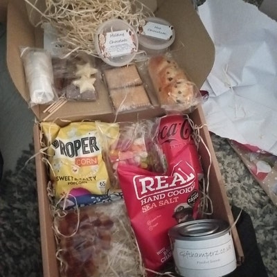 Pink Themed Deluxe Afternoon Tea Gift Hamper a Fabulous Selection of ...