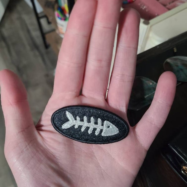 Little Fish | Bone Skeleton Embroidered Iron/sew on Patch | Left ...