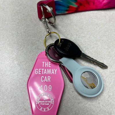 Getaway Car Keychain in Pink Motel Keychain Vintage Hotel Tag Cute ...
