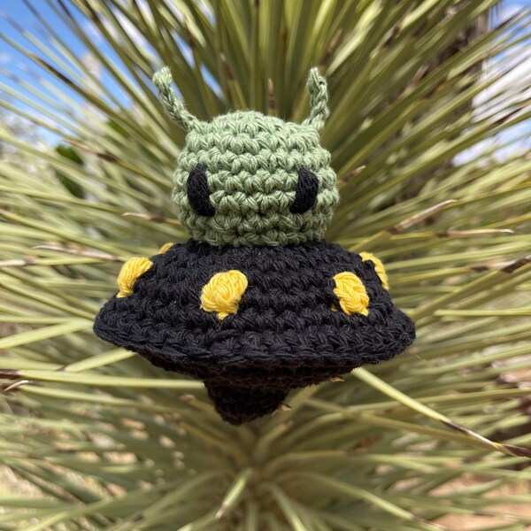 Weebee the Space Invader No Sew Crochet Pattern - Etsy Australia