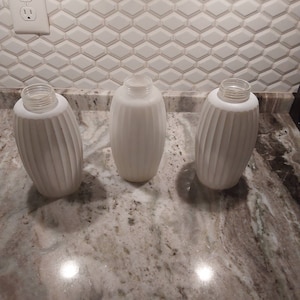 Vintage Metal Rustic Clam Back Shell Back Slant Back Patio Porch Motel ...