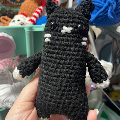 Small Long Cat Crochet Pattern. Make Your Own Cute Amigurumi Long Cat ...
