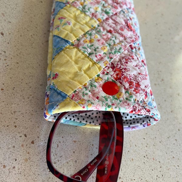 Vintage Quilt Zipper Pouch, Repurposed Antique Quilt, Feedsack Fabrics ...