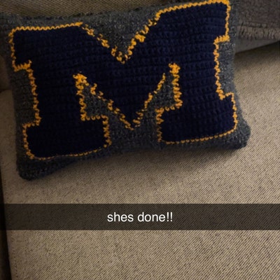 Michigan Wolverines Pillow Crochet Pattern Go Blue - Etsy