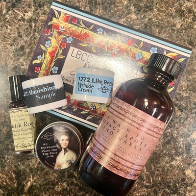 DIY Pure Beeswax Rounds Historical Crafting Honey Bee Molded Wax Rounds ...