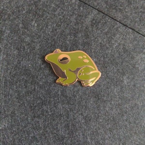 Toadally Cute Witch's Familiar Green and Rose Gold Toad Enamel Pin - Etsy
