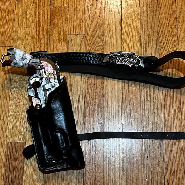 Flynn Rider Satchel, Belts and Pouch - Disney's Tangled - Rapunzel ...