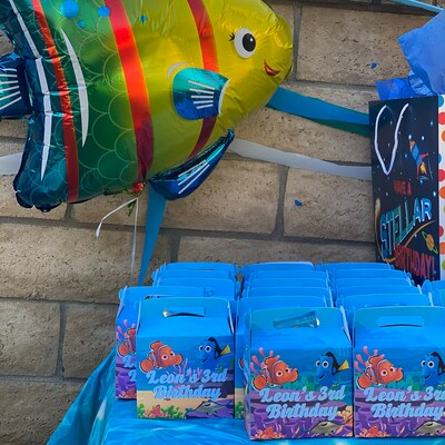 Finding Nemo and Dory Gable Candy Box 12pack 4.4x4.5x3in Customizable ...