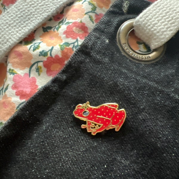 Strawberry Fruit Frog Enamel Pin! Adorable! - Etsy