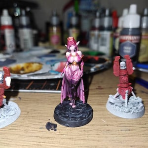 Trish Female Gunslinger Pinup 32mm or 28mm Fantasy Miniature Dnd ...